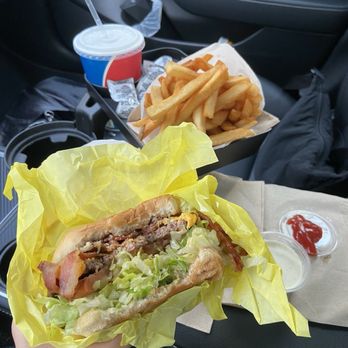 VARSITY BURGER - Updated November 2024 - 489 Photos & 819 Reviews - 600 ...