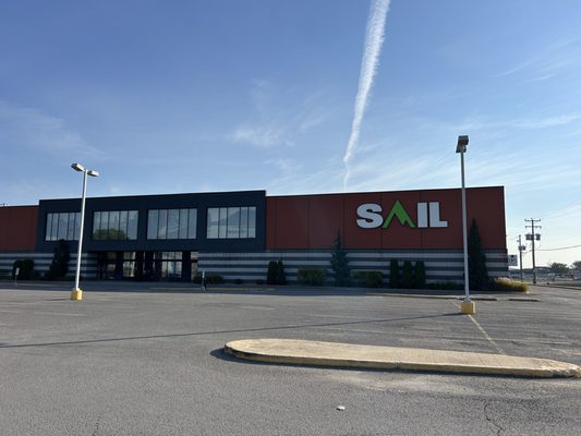 SAIL - Updated January 2026 - 59 Photos - 2850 Avenue Jacques-Bureau ...