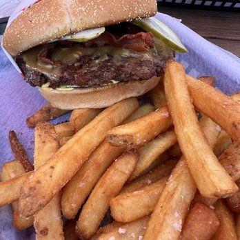 KILLER BURGER SOUTH SALEM - Updated October 2025 - 60 Photos & 82 ...