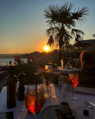 CASTEL PLAGE - Updated July 2024 - 79 Photos & 42 Reviews - 8 Quai ...