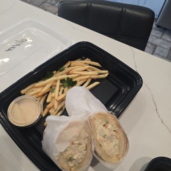 CAFE NADERI - Updated August 2024 - 99 Photos & 55 Reviews - 18040 ...