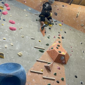 TOP OUT CLIMBING - Updated January 2026 - 131 Photos & 159 Reviews ...