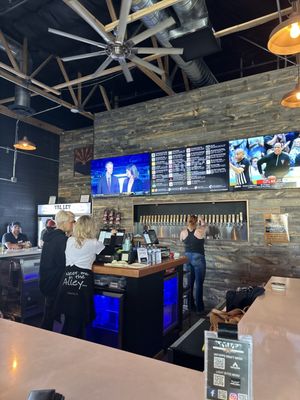 VALLEY TAPROOM - Updated October 2024 - 18 Photos & 41 Reviews - 25166 S Ellsworth Rd, Queen ...