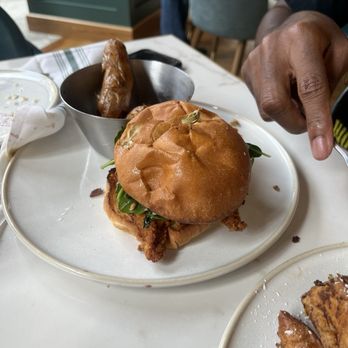 BIRDIE’S BARROOM AND KITCHEN - Updated October 2025 - 235 Photos & 129 ...