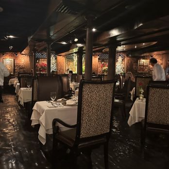 CAPRICCIO - Updated December 2025 - 385 Photos & 392 Reviews - 2 Pine ...