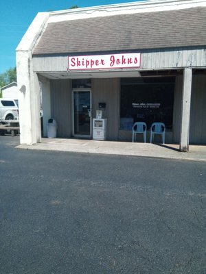 SKIPPER JOHNS - Updated April 2025 - 18 Photos & 43 Reviews - 1210 ...