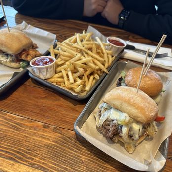 PDX SLIDERS - Updated February 2025 - 586 Photos & 564 Reviews - 3111 ...