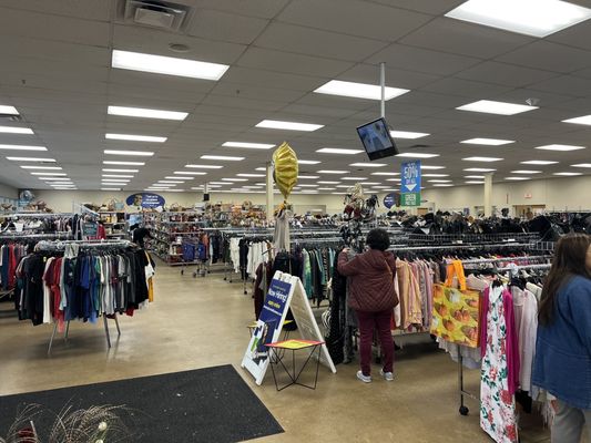 GOODWILL STORE & DONATION CENTER - Updated June 2025 - 31 Photos & 62 ...