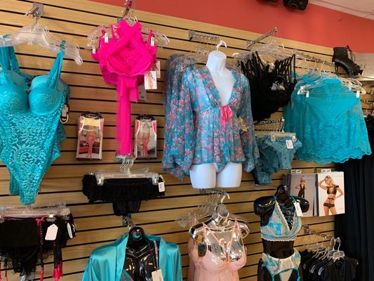 BADD KITTY - Updated September 2025 - 26 Photos & 18 Reviews - 2274 ...