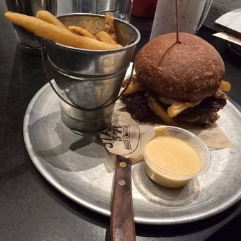 STACK 571 BURGER AND WHISKEY BAR - KIRKLAND - Updated December 2025 ...