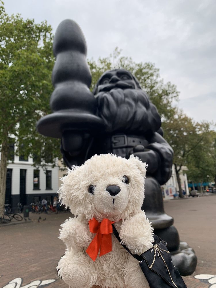 SANTA CLAUS, A.K.A. ‘KABOUTER BUTTPLUG’ - Eendrachtsplein, Rotterdam ...