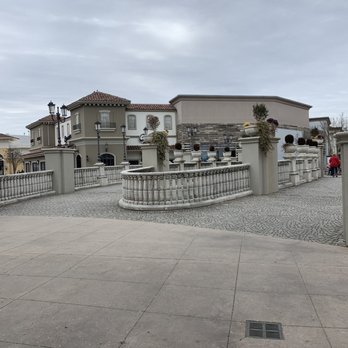 BRIDGE STREET TOWN CENTRE - Updated January 2026 - 105 Photos & 66 ...