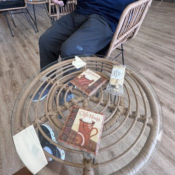 910 COFFEE - Updated July 2024 - 40 Photos & 19 Reviews - 1124 ...