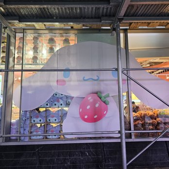 MINISO - Updated May 2025 - 160 Photos & 29 Reviews - 5 Times Square ...