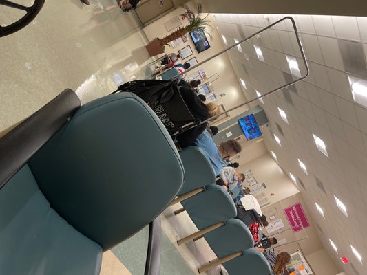 PALMDALE REGIONAL MEDICAL CENTER - Updated April 2025 - 73 Photos & 404 ...