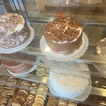 PETERS’ BAKERY - Updated August 2024 - 1951 Photos & 2439 Reviews ...