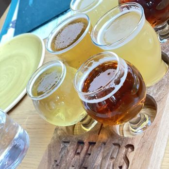 THREE BEARS BREWERY AND RESTAURANT - Updated January 2025 - 382 Photos ...