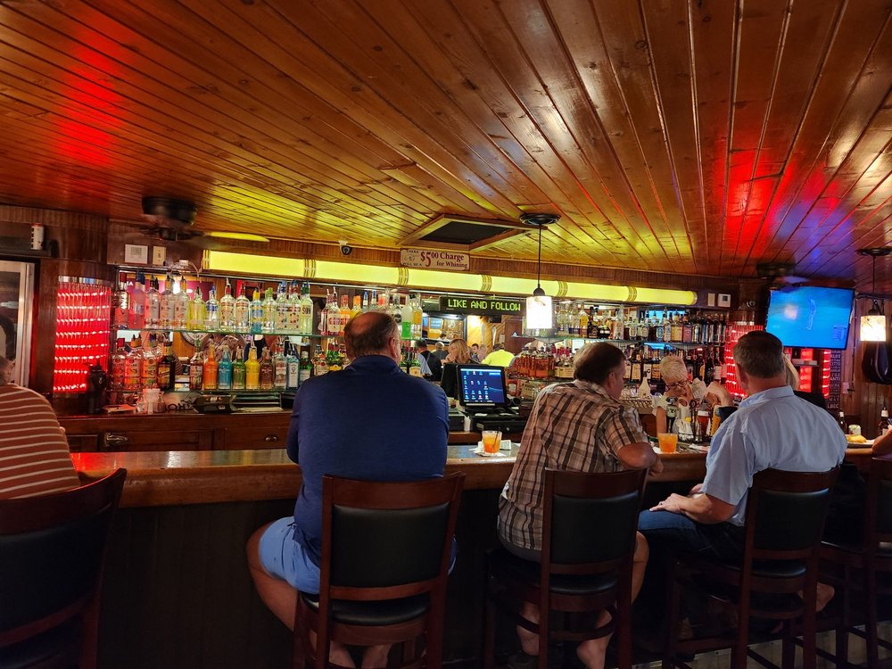 EAST TROY HOUSE - Updated October 2025 - 47 Photos & 44 Reviews - 2093 ...