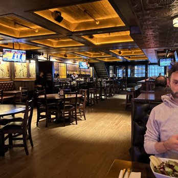 STOUT NYC - Updated April 2025 - 180 Photos & 292 Reviews - 60 East ...