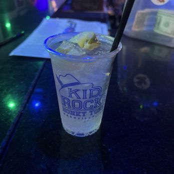 KID ROCK’S BIG HONKY TONK AND ROCK N’ ROLL STEAKHOUSE - 827 Photos ...