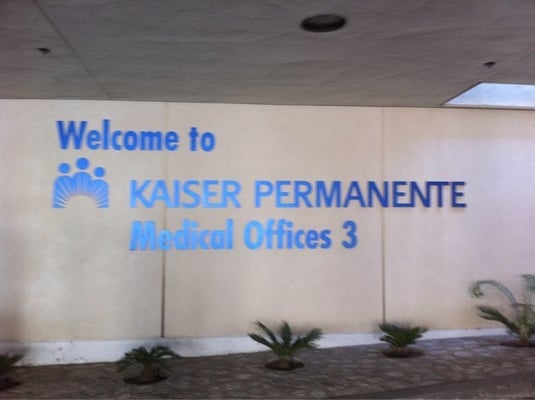KAISER PERMANENTE FONTANA MEDICAL CENTER - Updated August 2025 - 290 ...