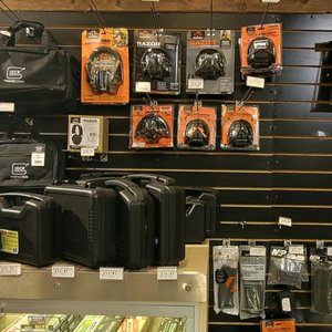 SOCAL ARMORY - 83 Photos - 111 E 220th St, Carson, California - Guns ...