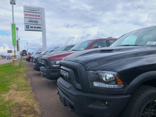 BENNA CHRYSLER DODGE JEEP RAM - Updated July 2025 - 10 Photos - 3022 ...