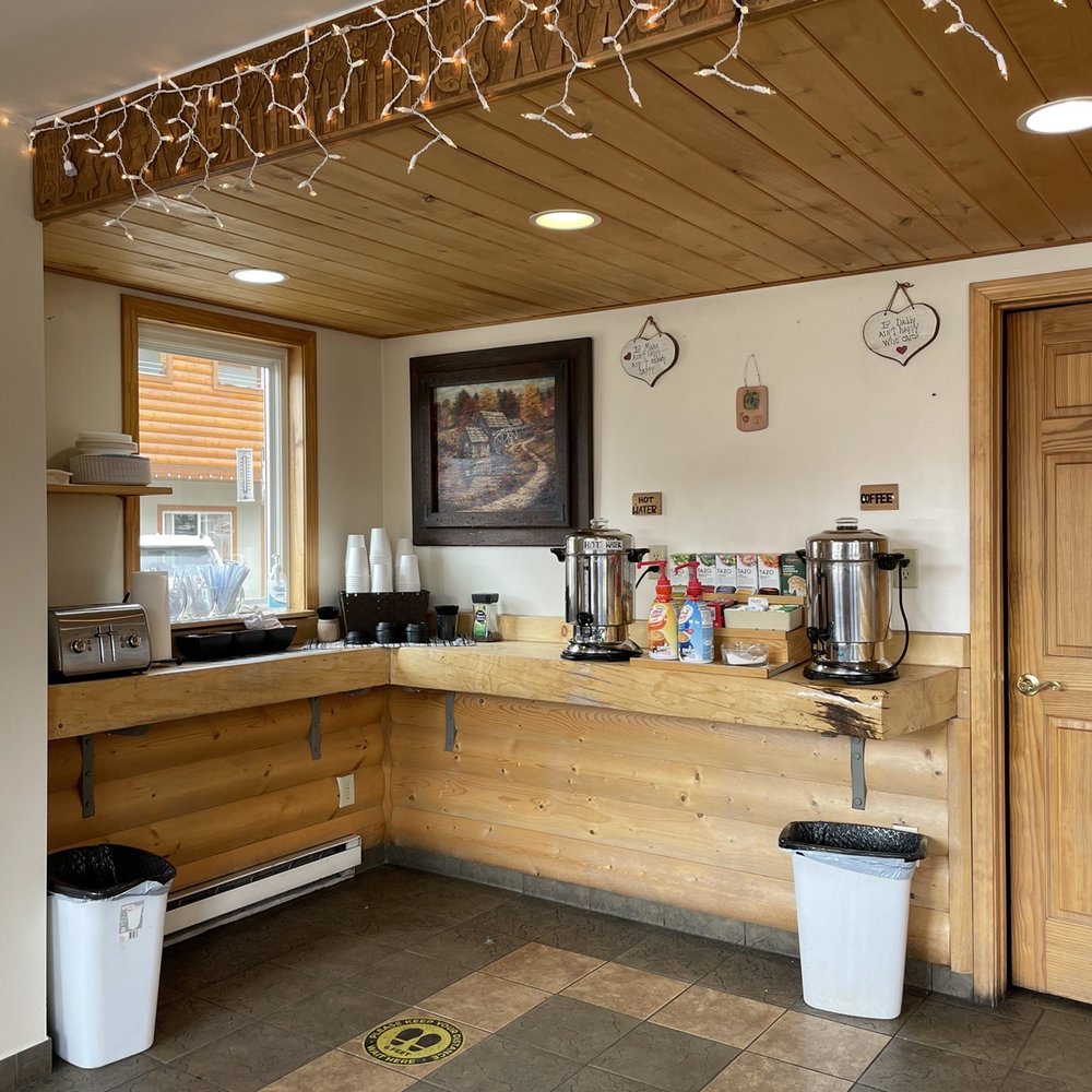 Table 79 Foodbar Steamboat Springs Co 80487 | Cabinets Matttroy