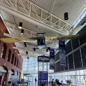 ROANOKE-BLACKSBURG AIRPORT - ROA - Updated August 2025 - 147 Photos ...