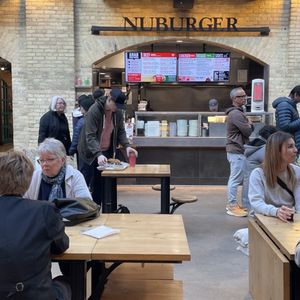 NUBURGER - Updated June 2025 - 79 Photos & 81 Reviews - 472 Stradbrook ...