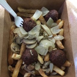 MEAN POUTINE - Updated October 2025 - 308 Photos & 306 Reviews - 718 ...