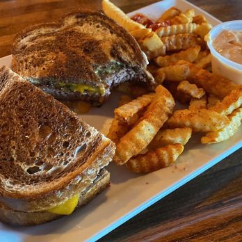 RAFFERTY’S IRISH PUB - Updated July 2025 - 64 Photos & 113 Reviews ...