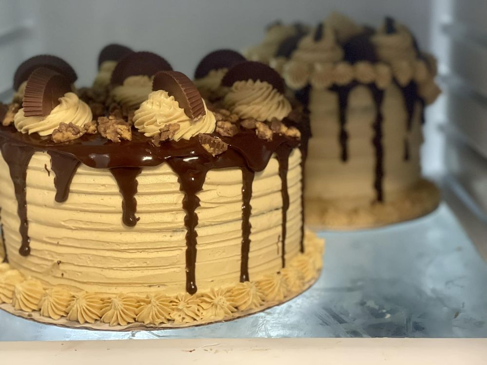 SUGAR MOMMA’S CUSTOM CAKES & DESSERTS - Updated June 2024 - 22 Photos ...