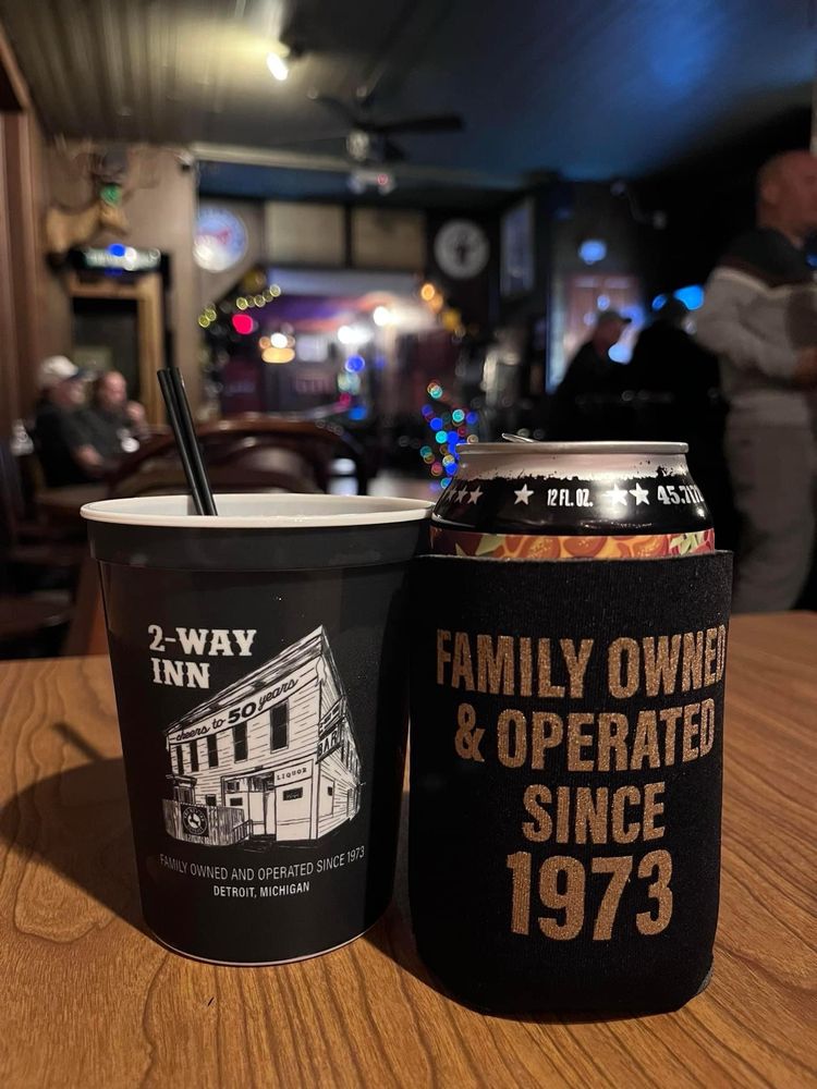 TWO WAY INN - Updated December 2025 - 73 Photos & 48 Reviews - 17897 Mt ...