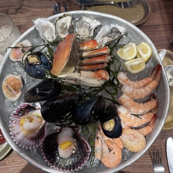 KING’S FISH HOUSE - PINE AVE - Updated November 2024 - 2562 Photos ...