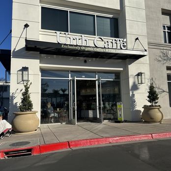 URTH CAFFE - Updated March 2025 - 192 Photos & 56 Reviews - 120 S Green ...