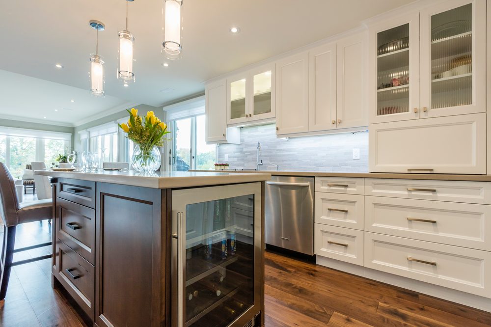 BAYVIEW KITCHEN DESIGN - Updated June 2024 - 29 Photos - 326 Sheppard ...