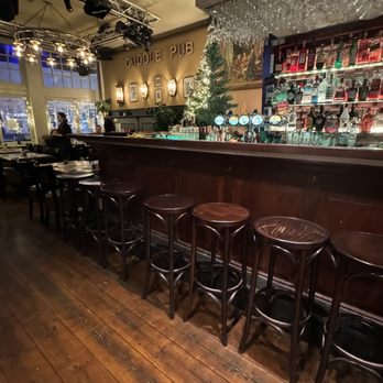 CUDDLE PUB - Updated September 2025 - 81 Photos & 54 Reviews - Nieuwe ...