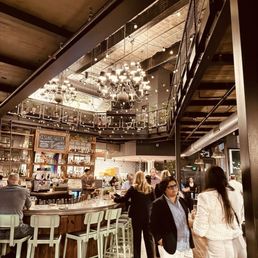 LUCILLE - Updated December 2025 - 900 Photos & 647 Reviews - 101 King ...