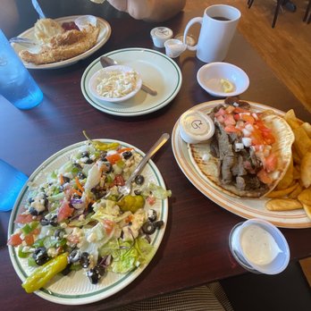 FARM HOUSE CAFE - Updated June 2024 - 28 Photos & 12 Reviews - 1537 N ...