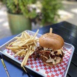 HELLA GOOD BURGER - Updated December 2025 - 275 Photos & 314 Reviews ...