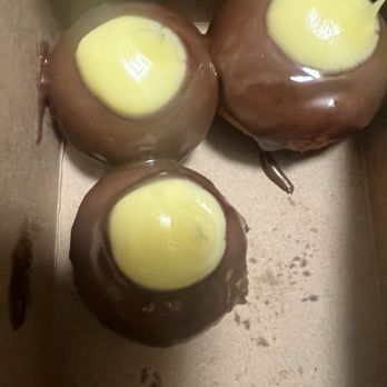 EIGHTY 8 DONUTS CAFE with photos - Updated August 2024 - 73 Photos & 36 ...