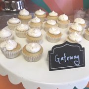 CUPCAKE JUNKIE - 425 Photos & 55 Reviews - Cupcakes - 12240 Coursey ...