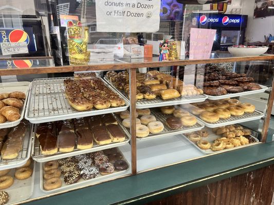 DK DONUTS - Updated October 2025 - 36 Photos & 83 Reviews - 1300 W ...