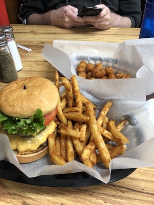 J-BIRDS BURGER JOINTE - 33 Photos & 29 Reviews - 7920 Matthews Mint ...