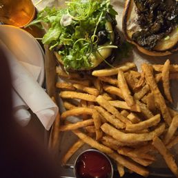 STACK BURGERS & BOURBON - Updated July 2025 - 77 Photos & 69 Reviews ...