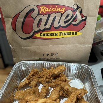 RAISING CANE’S CHICKEN FINGERS - Updated August 2024 - 66 Photos & 45 ...