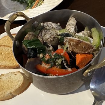 TINY PYRAMID - 2934 Photos & 433 Reviews - 560 N Nimitz Hwy, Honolulu ...