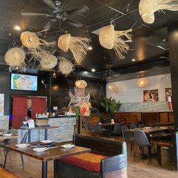 THAI HOT RESTAURANT - Updated January 2026 - 519 Photos & 379 Reviews ...