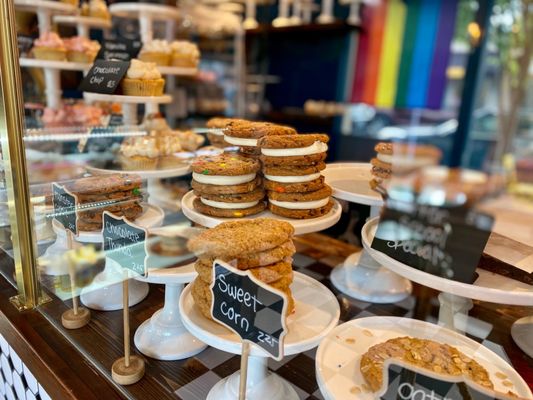 THE HUNGRY HERO DESSERT - Updated December 2024 - 255 Photos & 280 ...